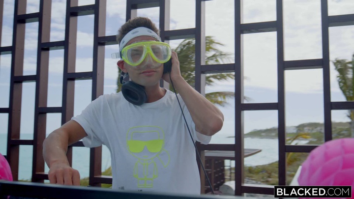 Shared File from 1fsu**7gkd | PikPak - Private Cloud, Video Saver